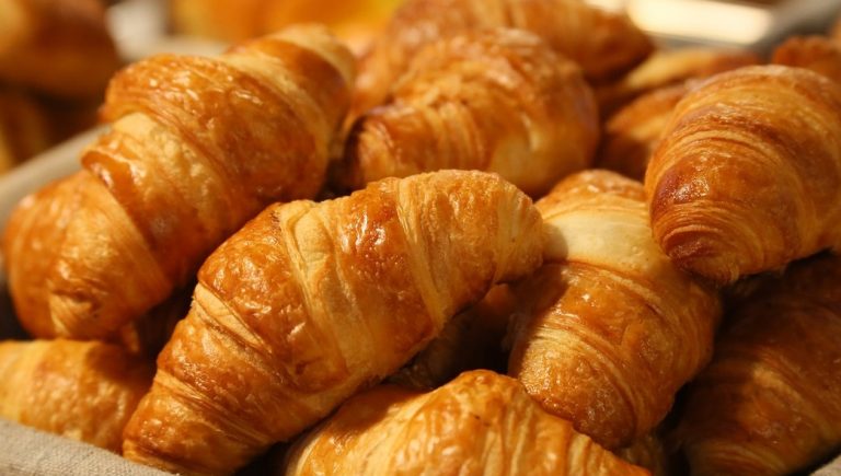 No Pastry Cutter? Here Are Some Alternatives You Can Use - Kitchenfeeds