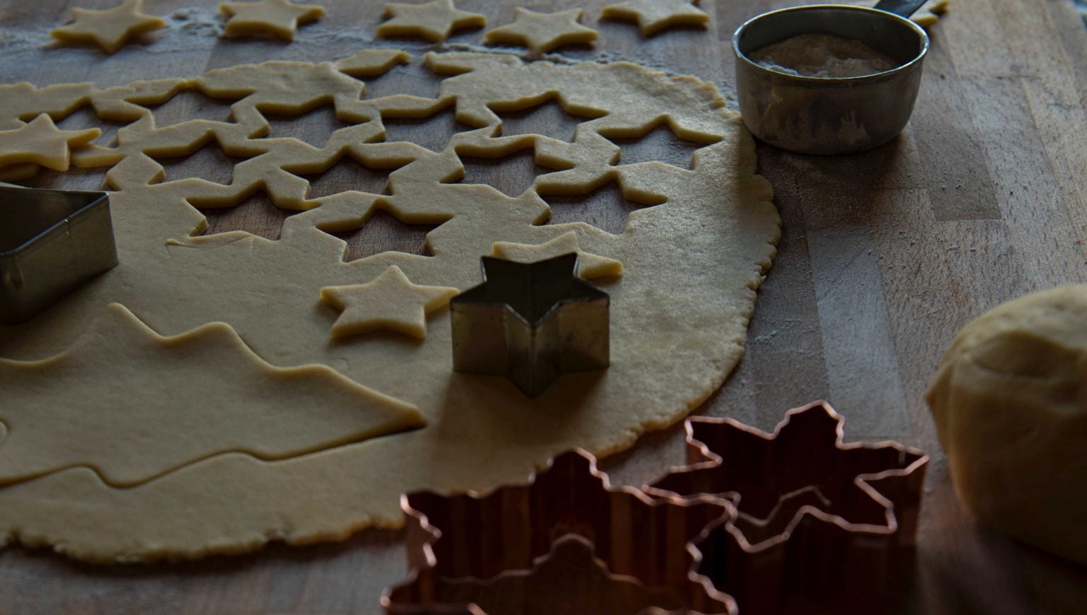 No Biscuit Cutter? Here Are 5 Biscuit Cutter Substitutes - Kitchenfeeds