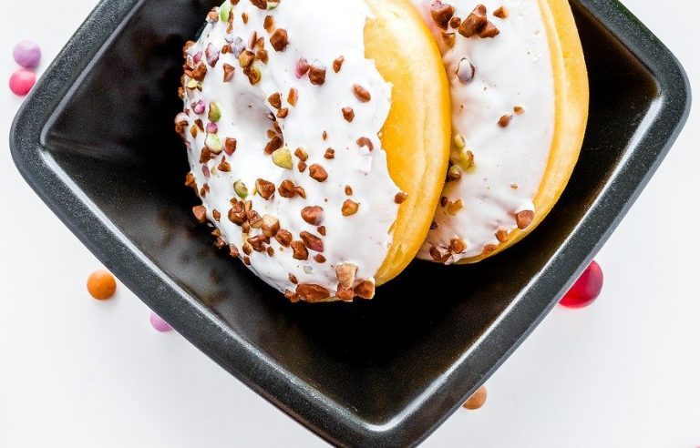 No Donut Pan? Here Are 5 Donut Pan Substitutes - Kitchenfeeds