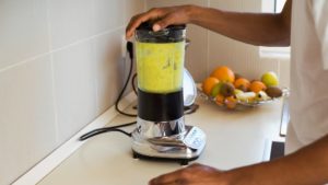 Can A Blender Be Used As A Food Processor? (How to Use) - Kitchenfeeds